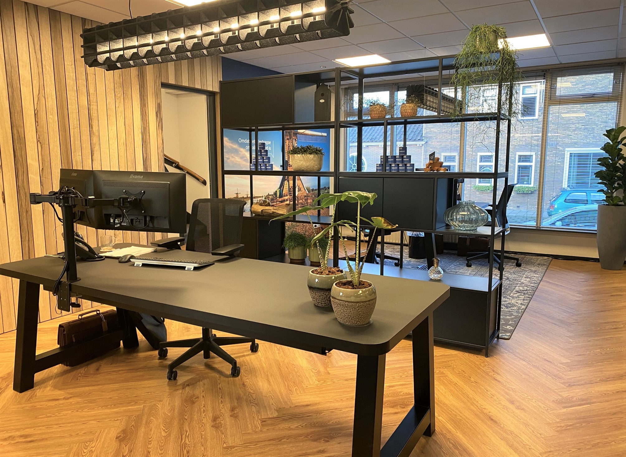 Besems | Inside Office